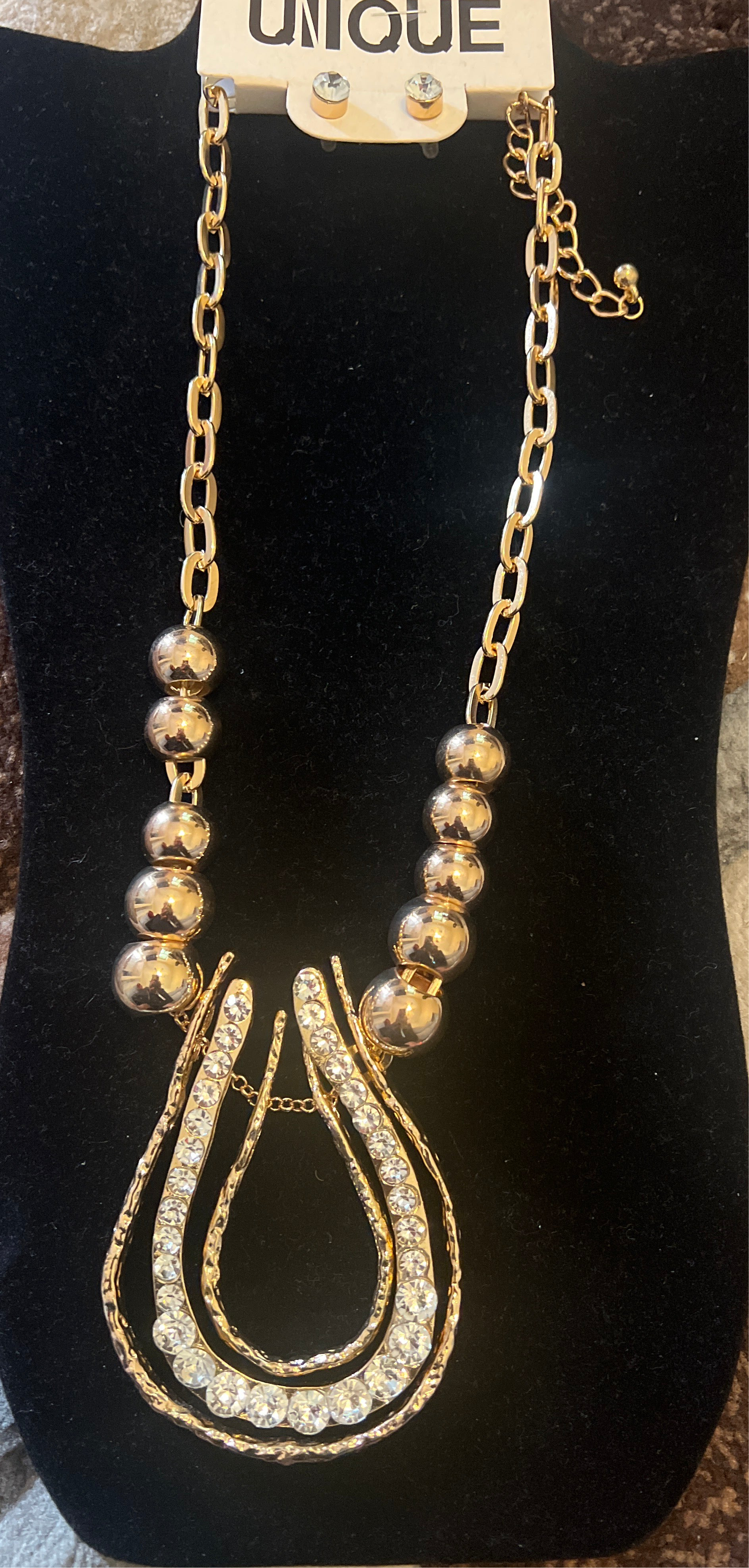 Chunky U Shape Gold Stone Necklace – Mintha's Shoe Boutique